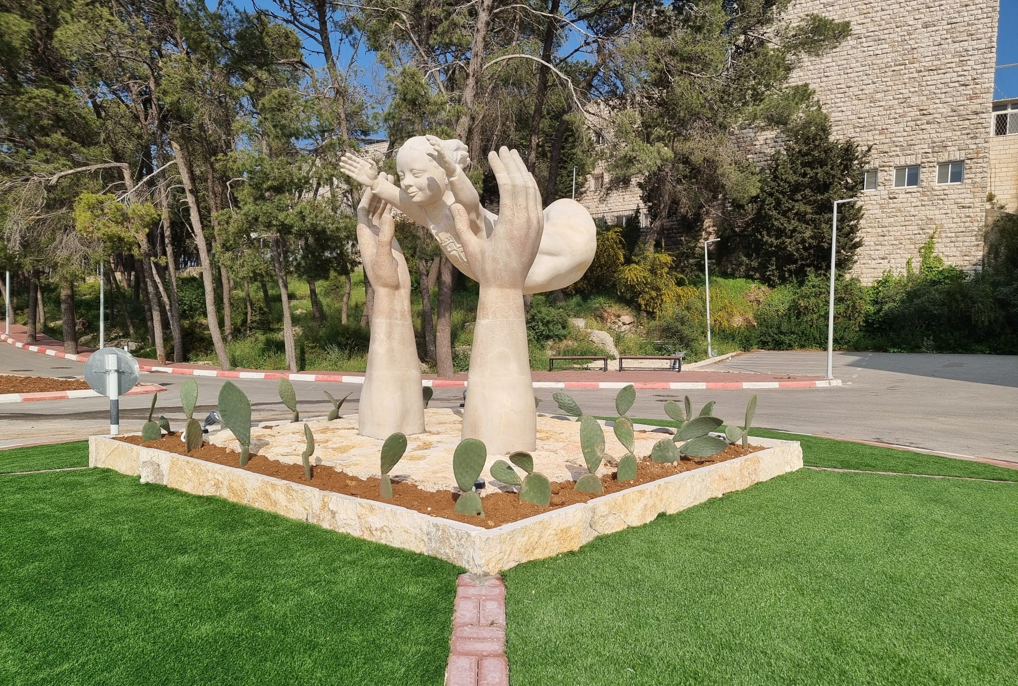 Einweihung Talitha Statue | Bildungscampus Talitha Kumi